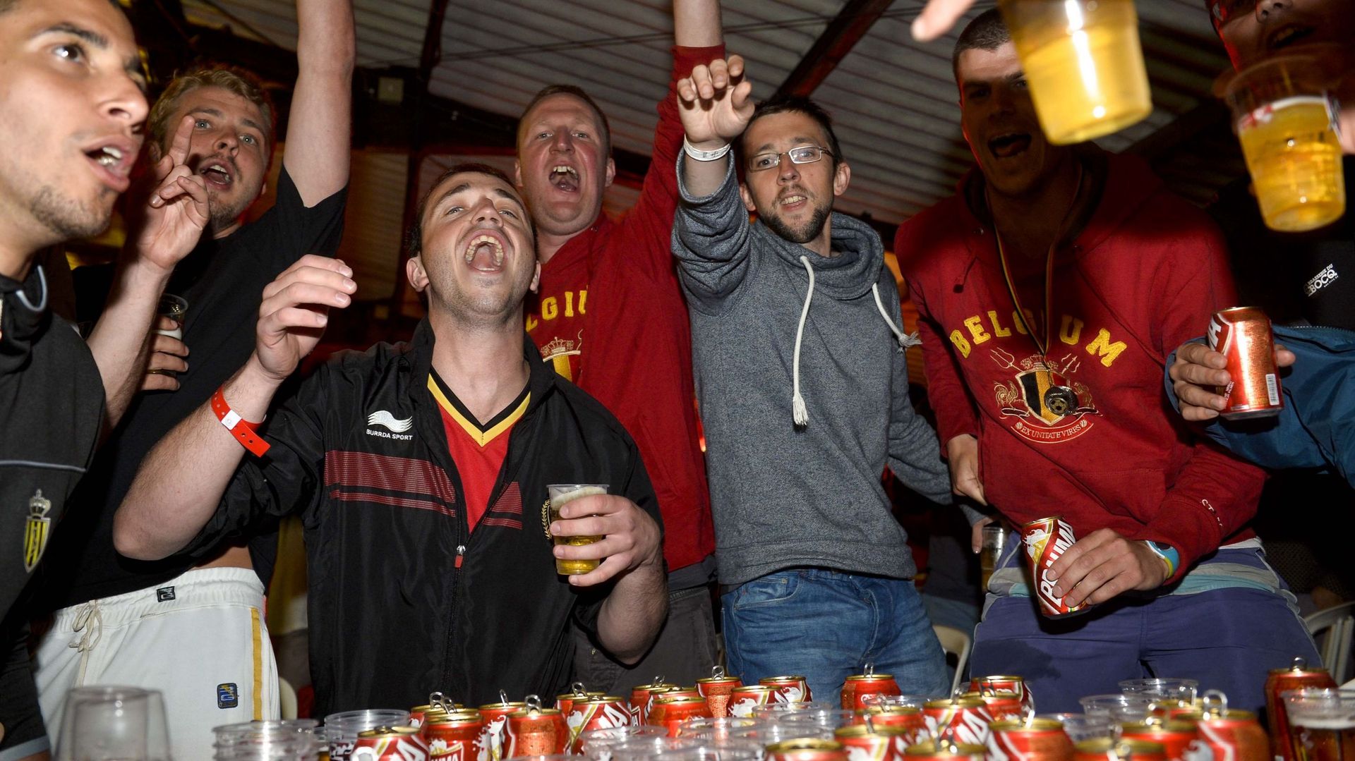 Quand les Diables rouges courent, les supporters dérapent... au volant ...