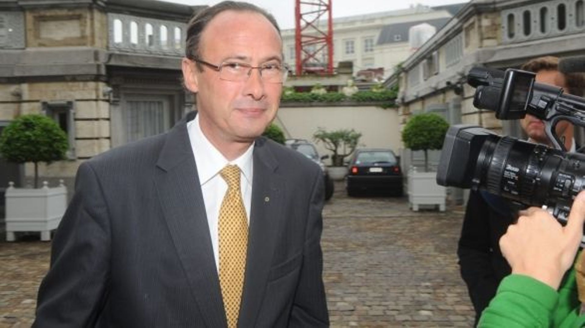 Le Vlaams Belang tente un renouveau - RTBF Actus