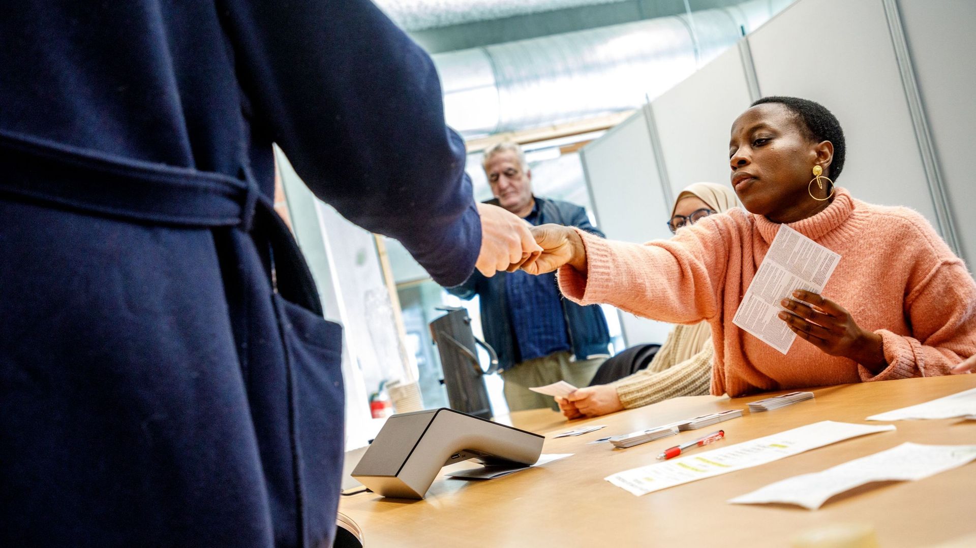 Élections communales et provinciales : revivez la journée de ce ... Élections communales et provinciales : revivez la journée de ce ...