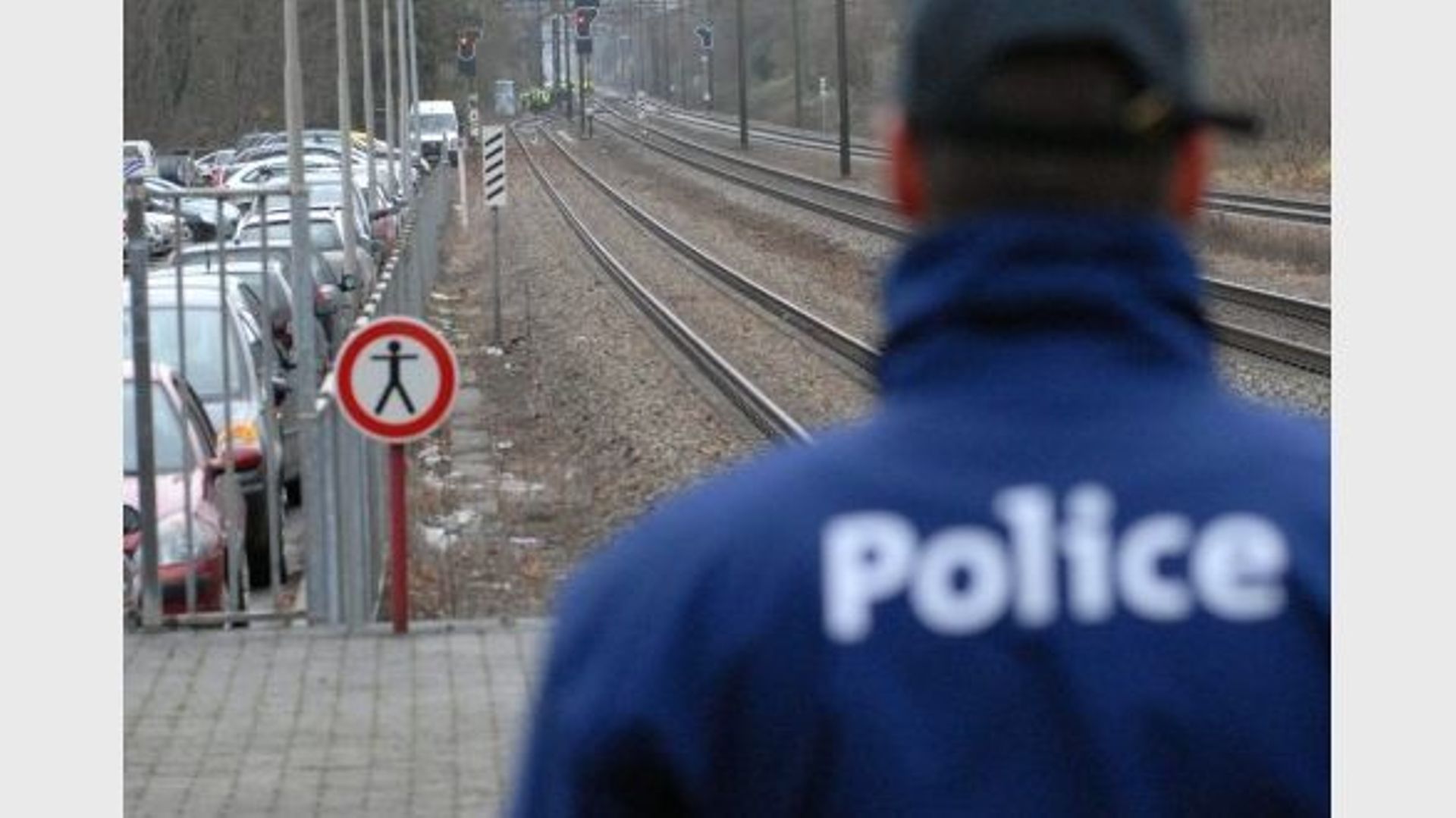 Violences à la gare du Midi: quatorze policiers inculpés - RTBF Actus