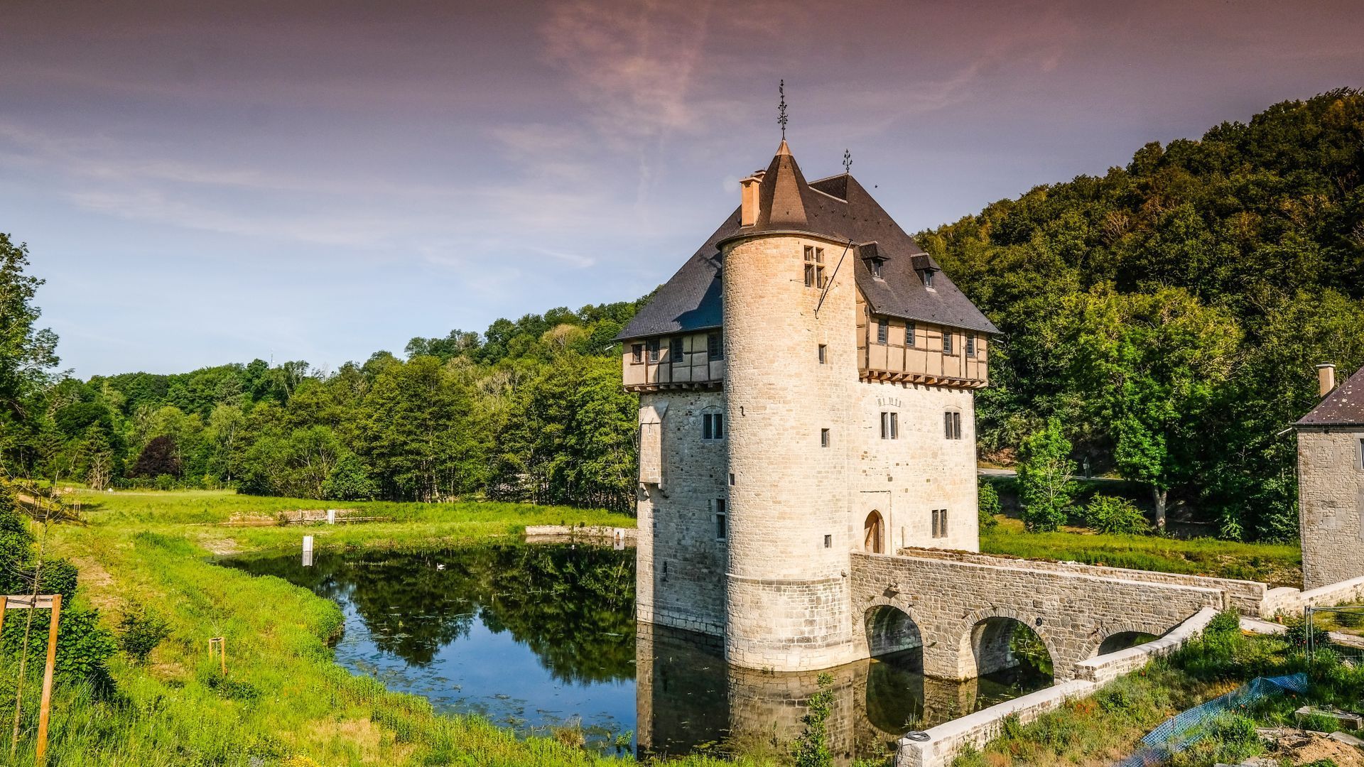 Perles d'hiver : Crupet, une perle médiévale - RTBF Actus