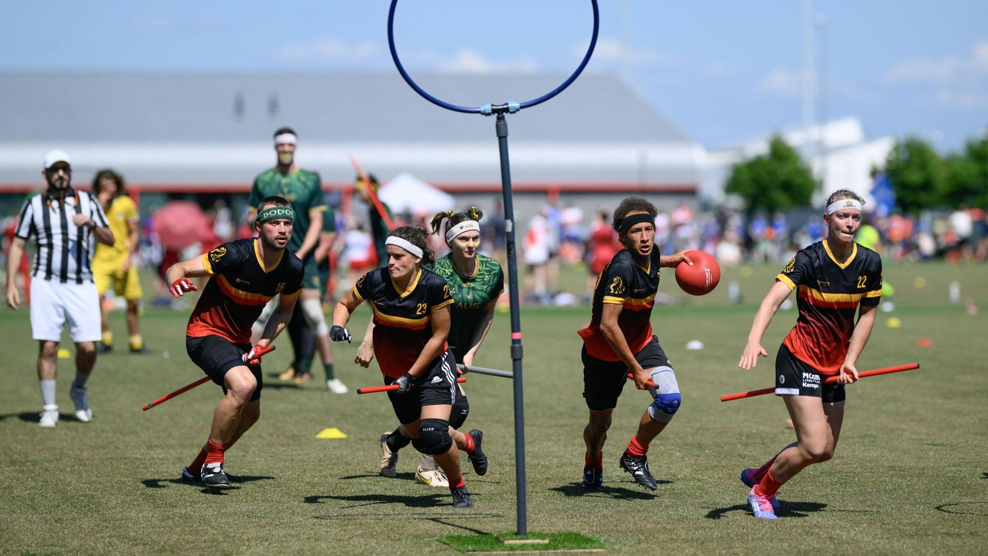 Quadball : la Belgique remporte la Coupe du Monde de Quidditch à ...