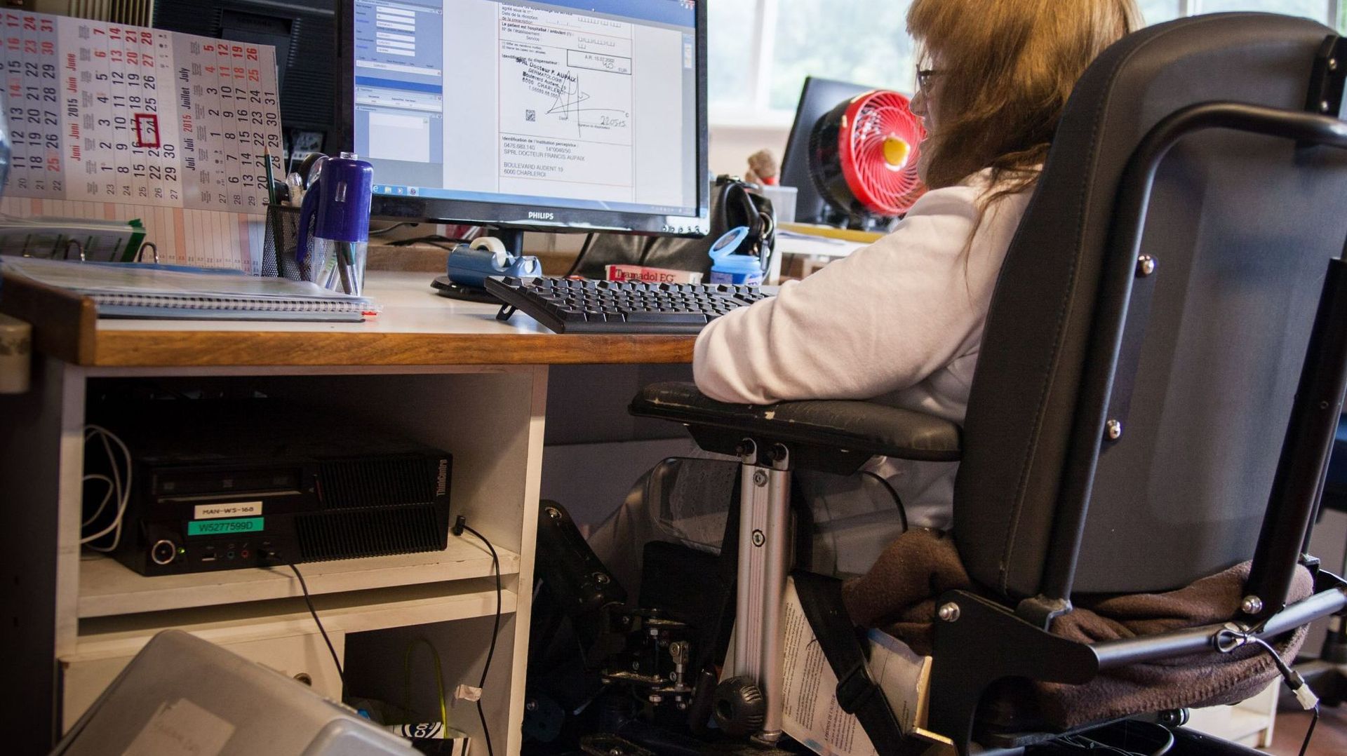 Bientôt des vignettes de mutuelle électroniques ? - RTBF Actus