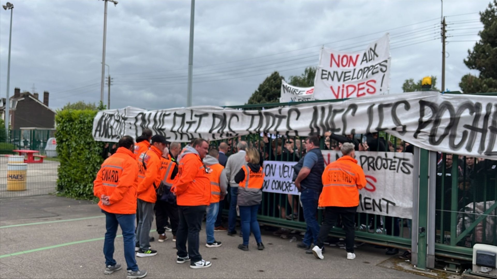 Toujours pas de victoire en play-offs 2 pour le Standard, qui partage à ...