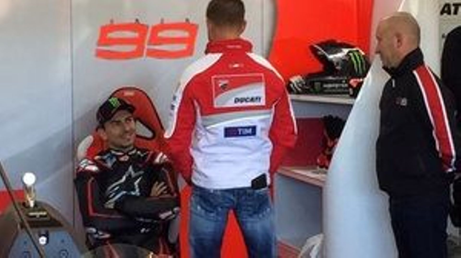 Casey Stoner coach de Jorge Lorenzo ? Ça se précise ! - RTBF Actus