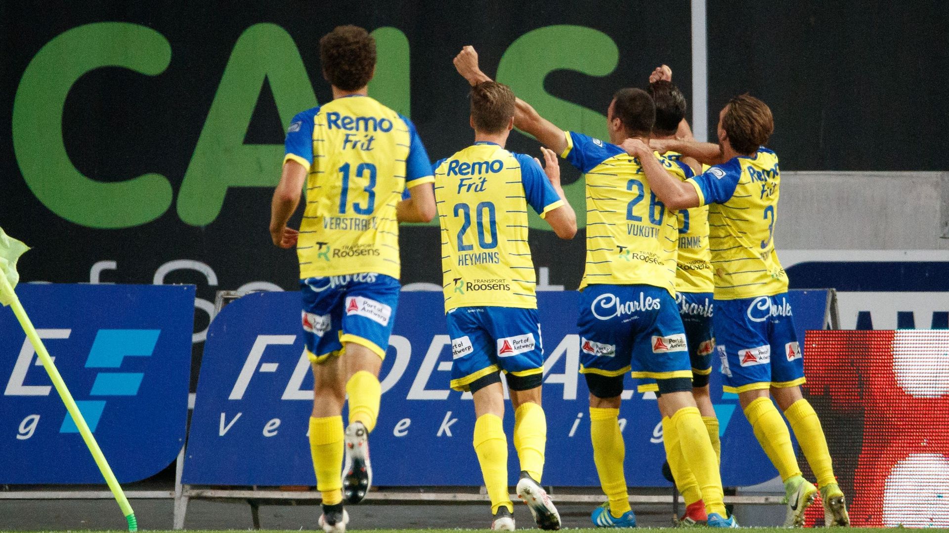 Waasland-Beveren remonte 2 buts à Zulte, nul blanc entre Saint-Trond et ...