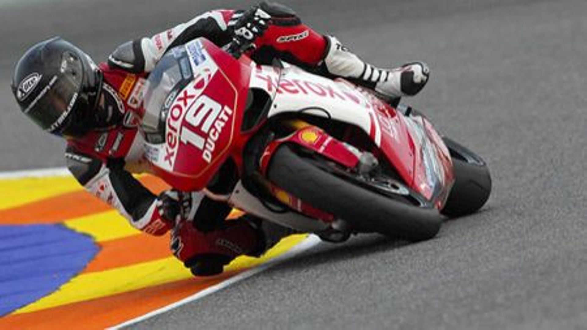 Xavier Siméon opte pour la Moto 2 en 2010 - RTBF Actus