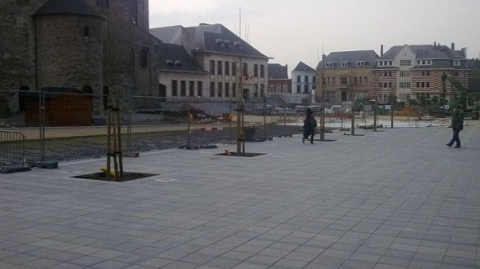Nivelles: les premiers signes du renouveau de la Grand-place