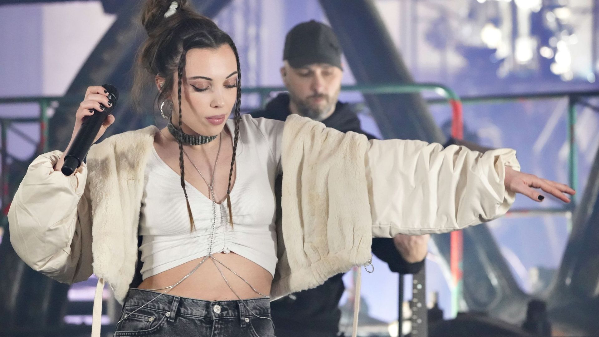 Le Manou, une jeune chanteuse et productrice wallonne, nous dévoile son ...