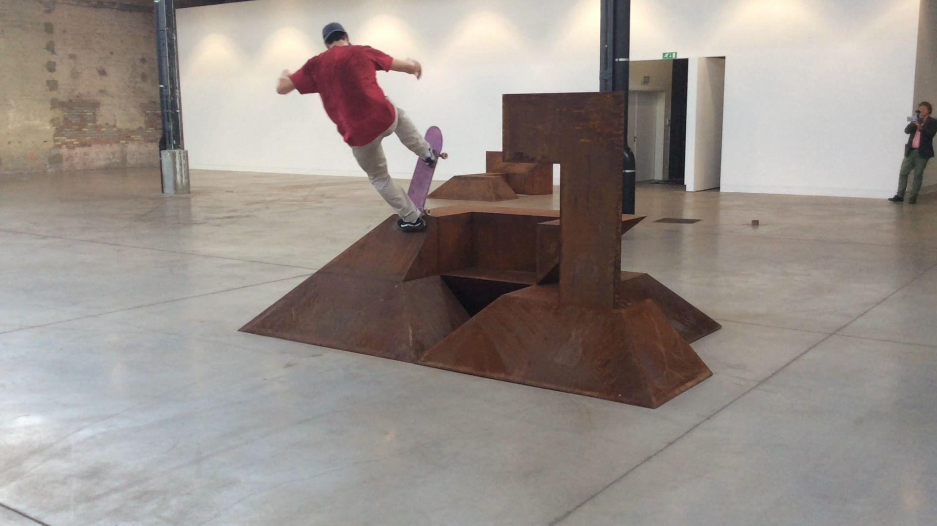 Raphaël Zarka, 'Riding Modern Art' - RTBF Actus