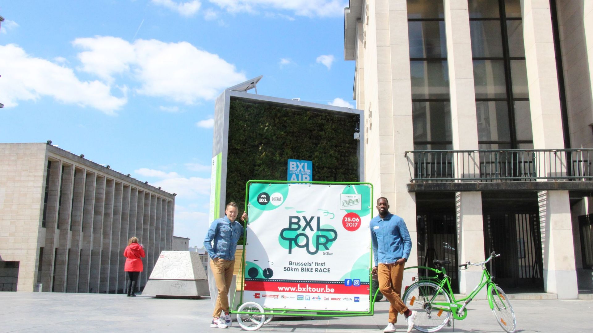 Vélocom, le nouveau concept de publicité verte à Bruxelles - RTBF Actus