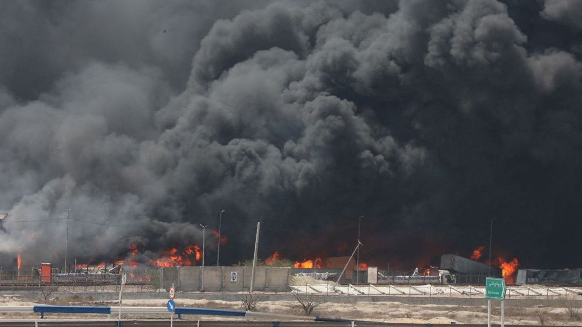 Iran : une explosion dans un grand port fait au moins 8 morts et 750 ...