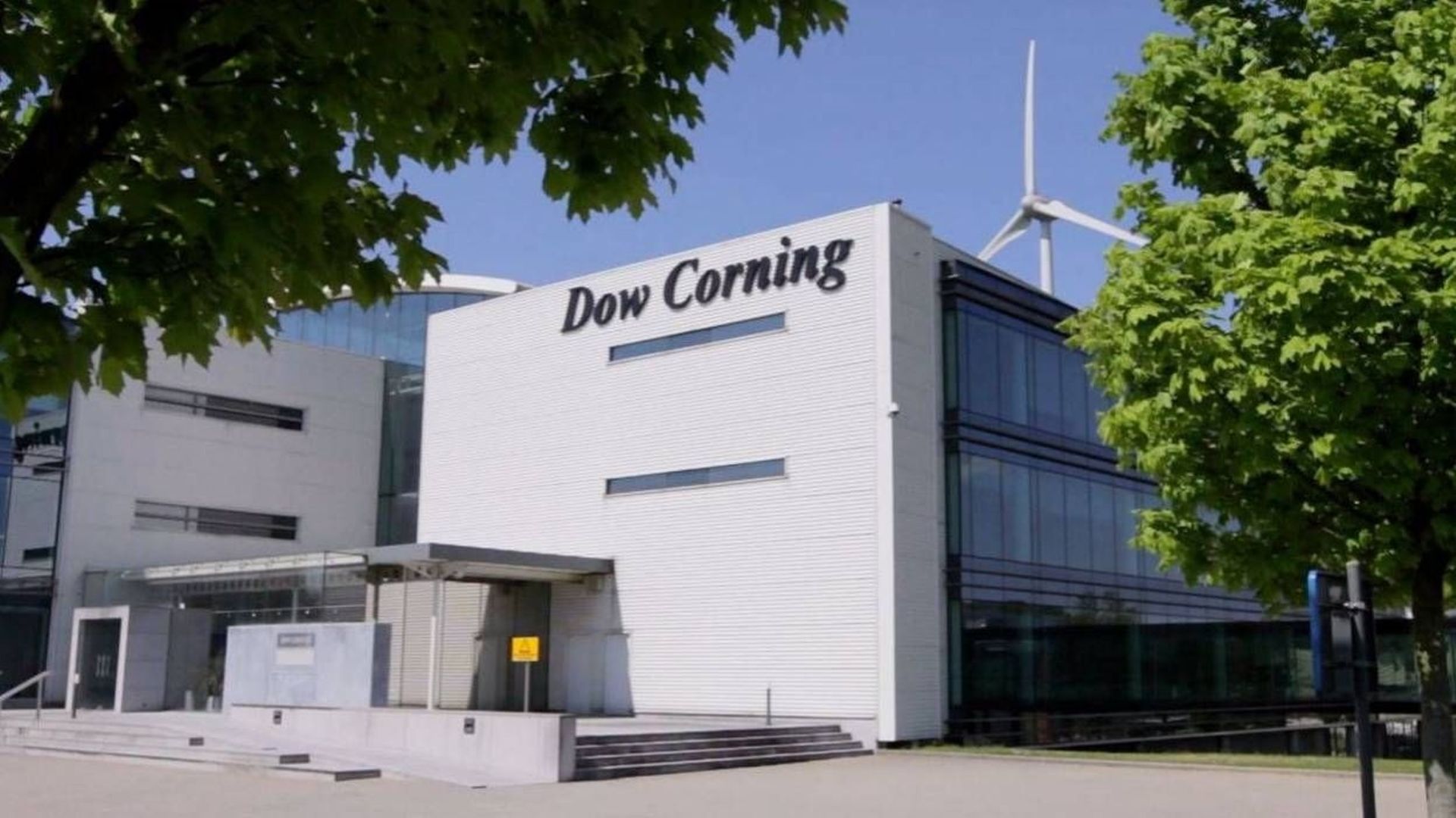 Dow Corning Seneffe: 110 emplois seront finalement supprimés - RTBF Actus