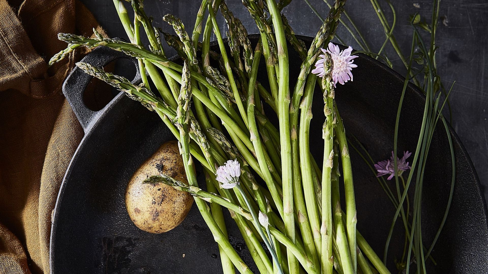 Saison des asperges : les conseils de cuisson du chef Alain Boschman ...