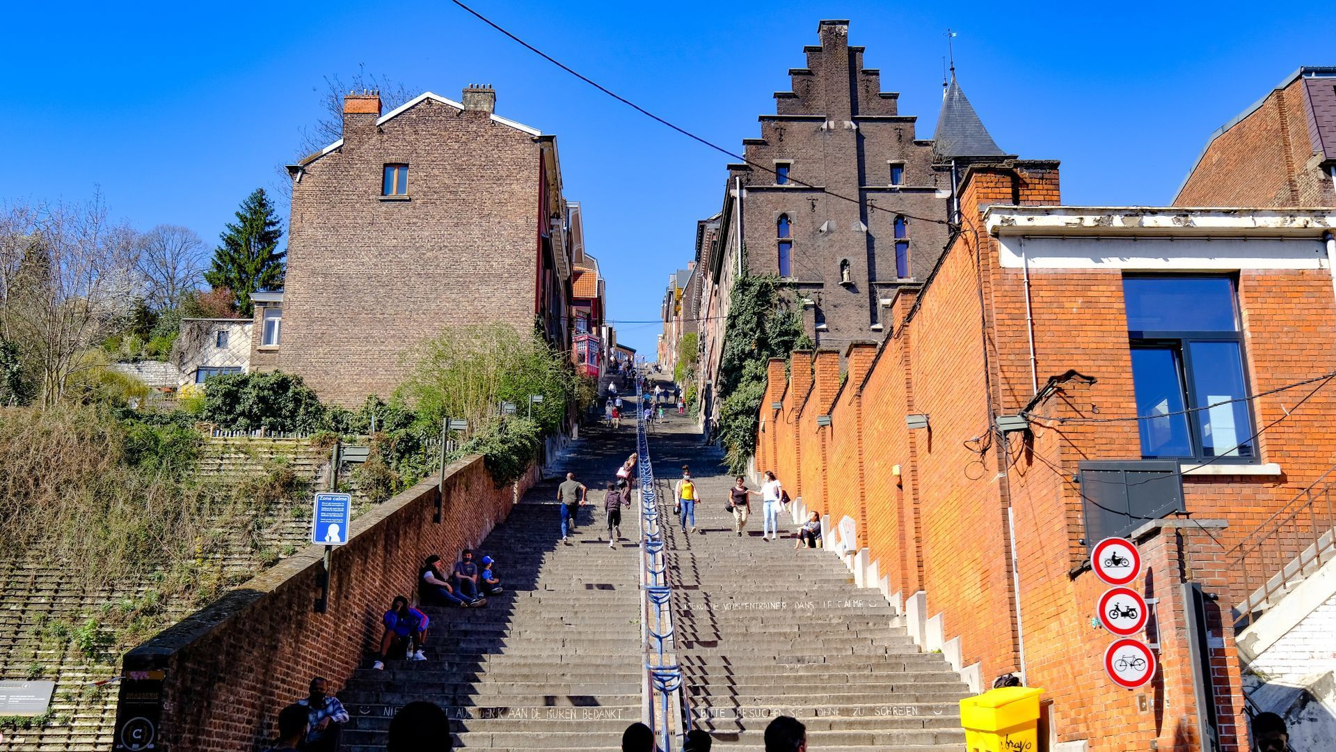 Balade à la montagne de Bueren, lieu emblématique et incontournable de ...