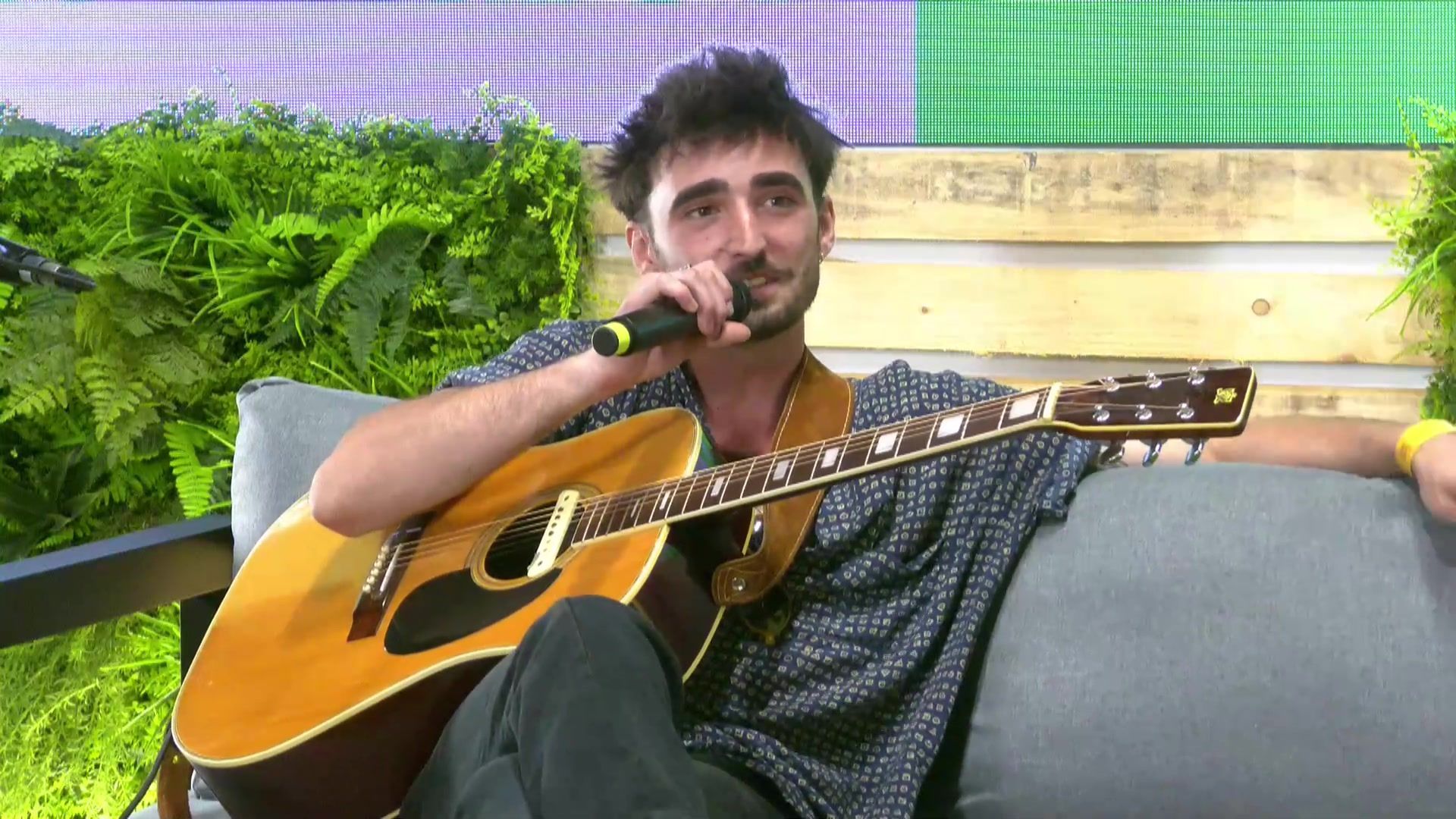 Tipik Live Room : Alex Lucas chante depuis les Belgofolies de Spa - RTBF Actus