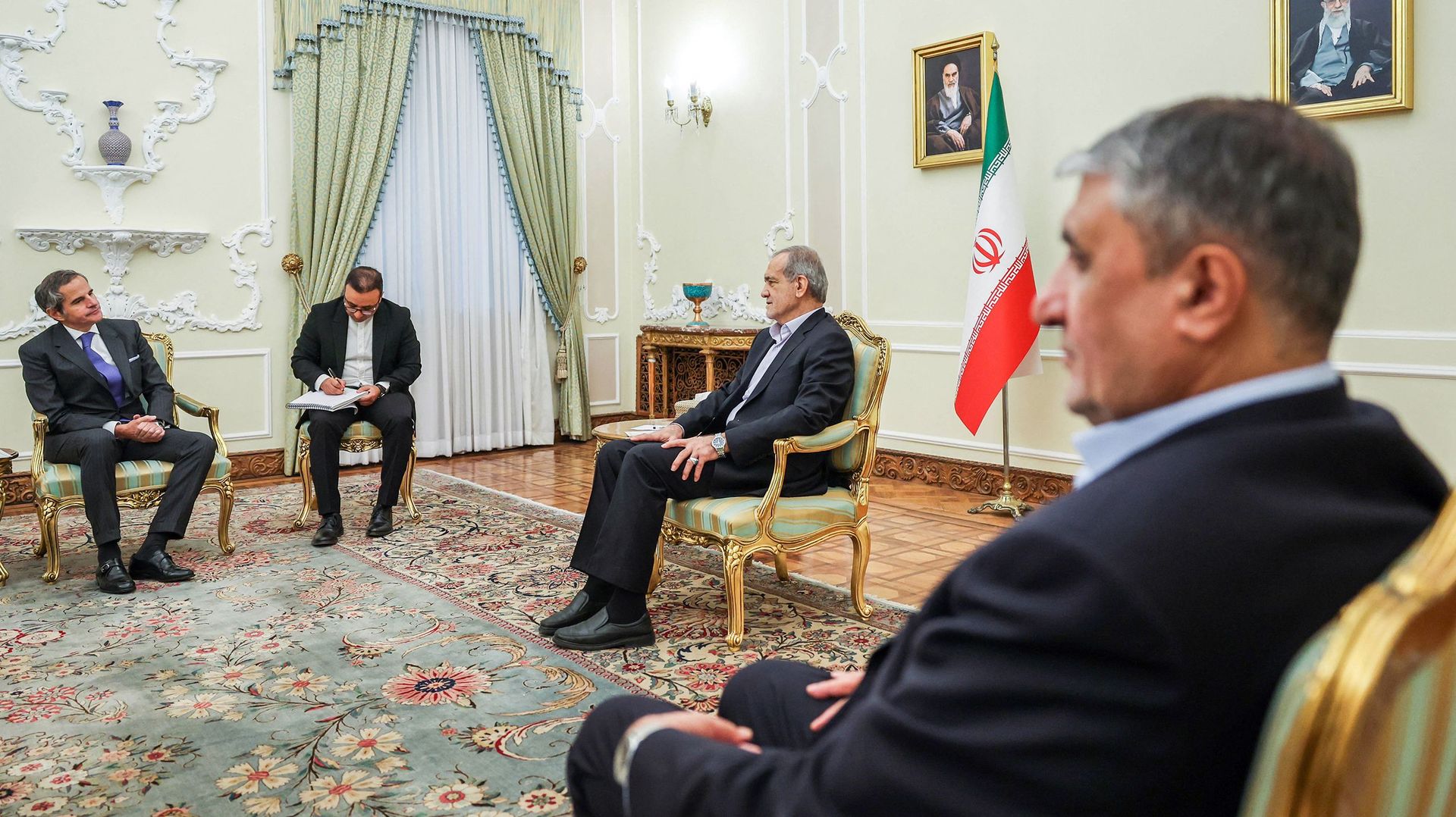 L’Iran entrouvre la porte à des négociations sur le nucléaire avec les Etats-Unis - RTBF Actus