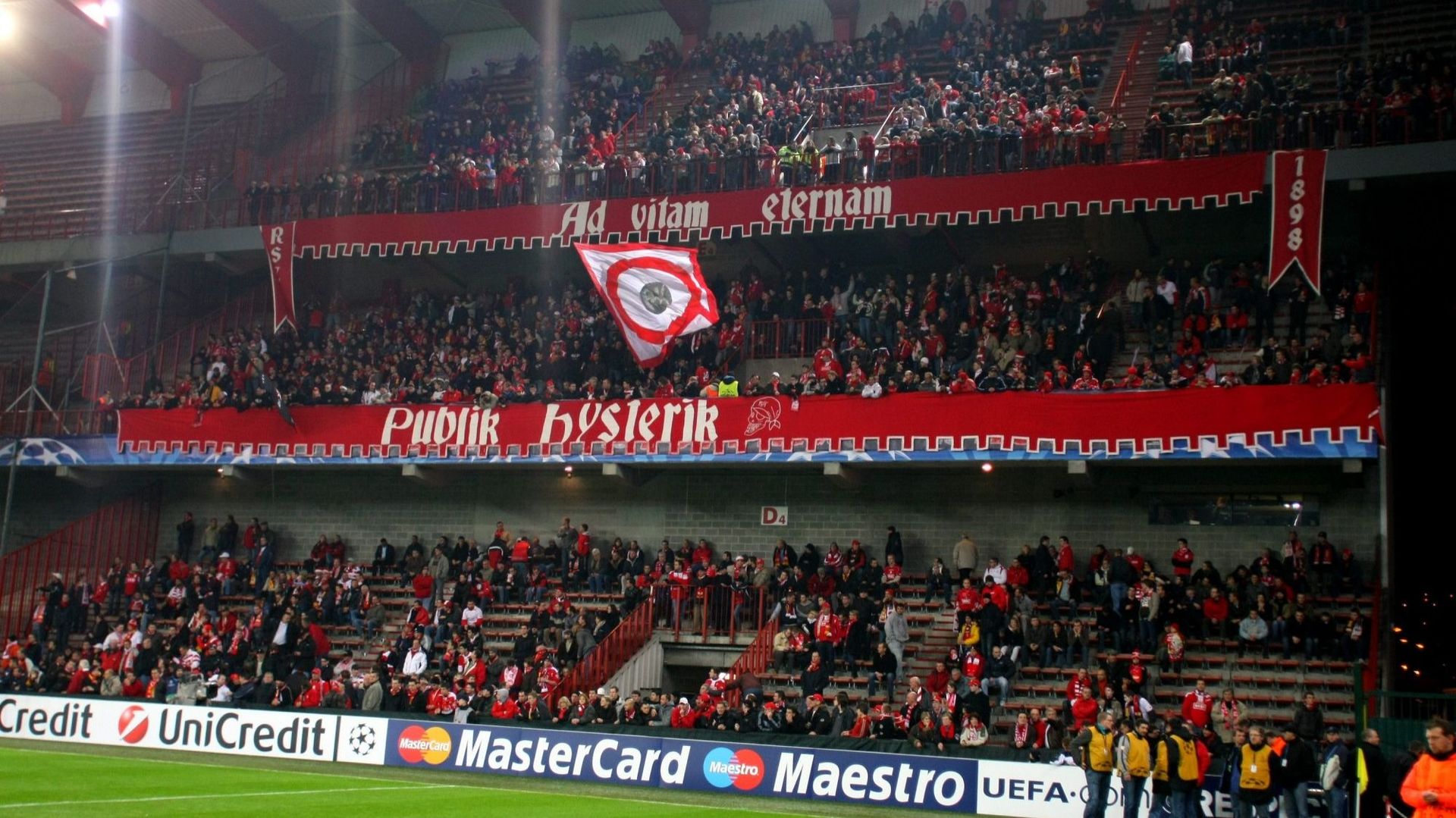 Le Standard devra appeler ses fans au calme - RTBF Actus