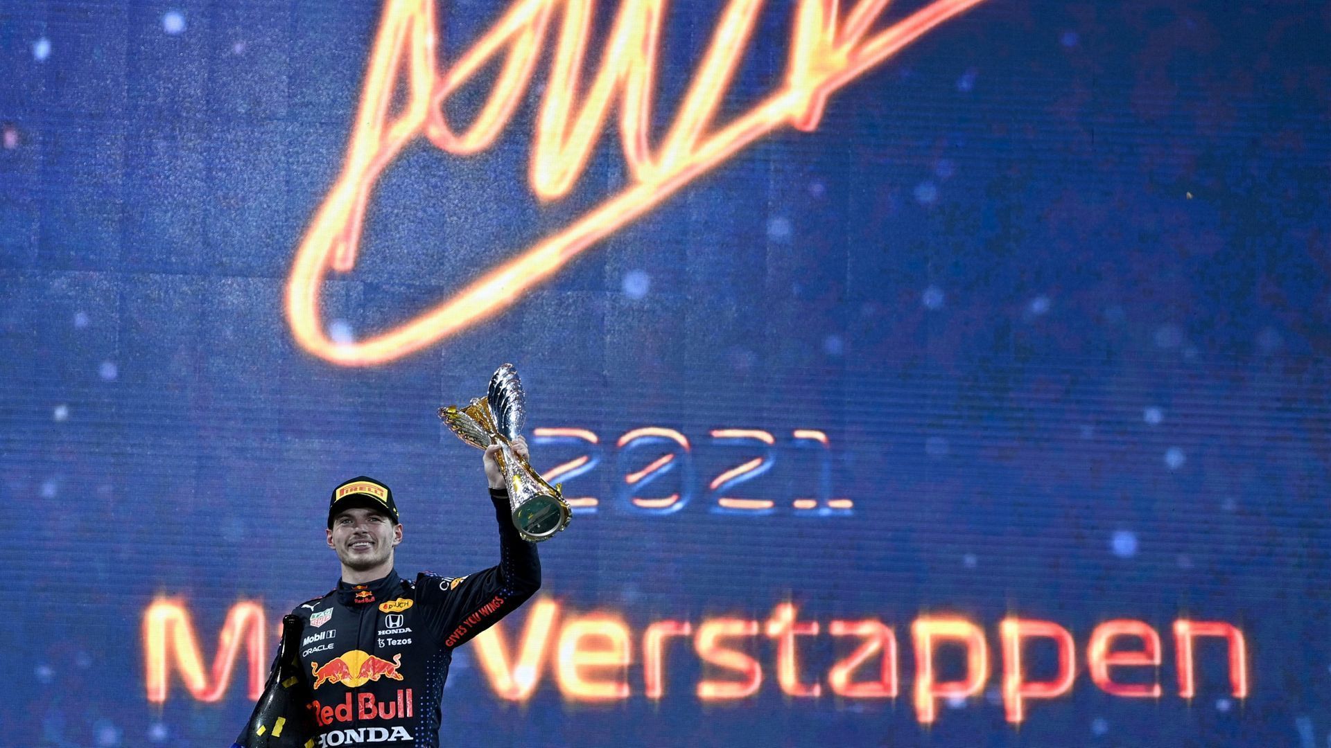 'Super Max', 'final de rêve', 'vol à 200 km/h', le sacre de Verstappen ...