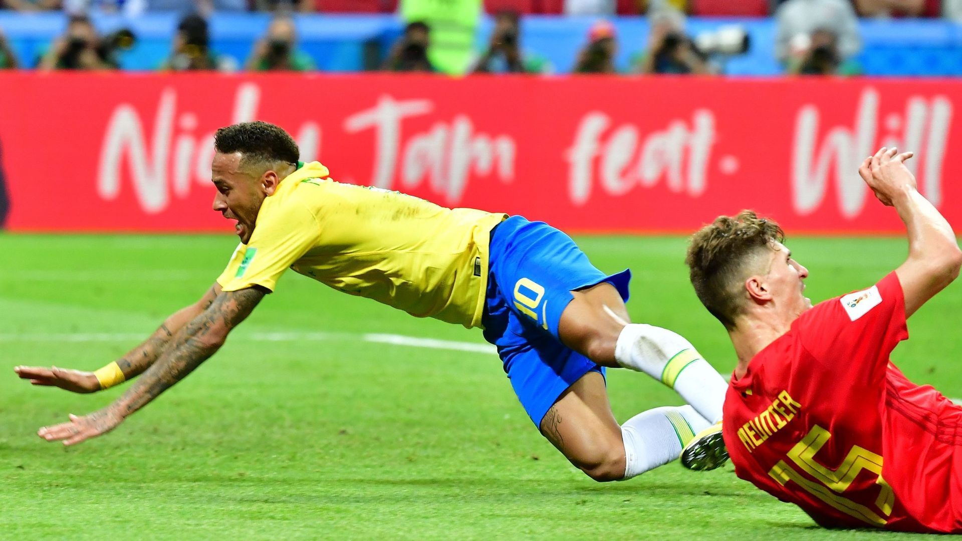 Neymar joue l'auto-dérision avec des enfants sur les réseaux sociaux