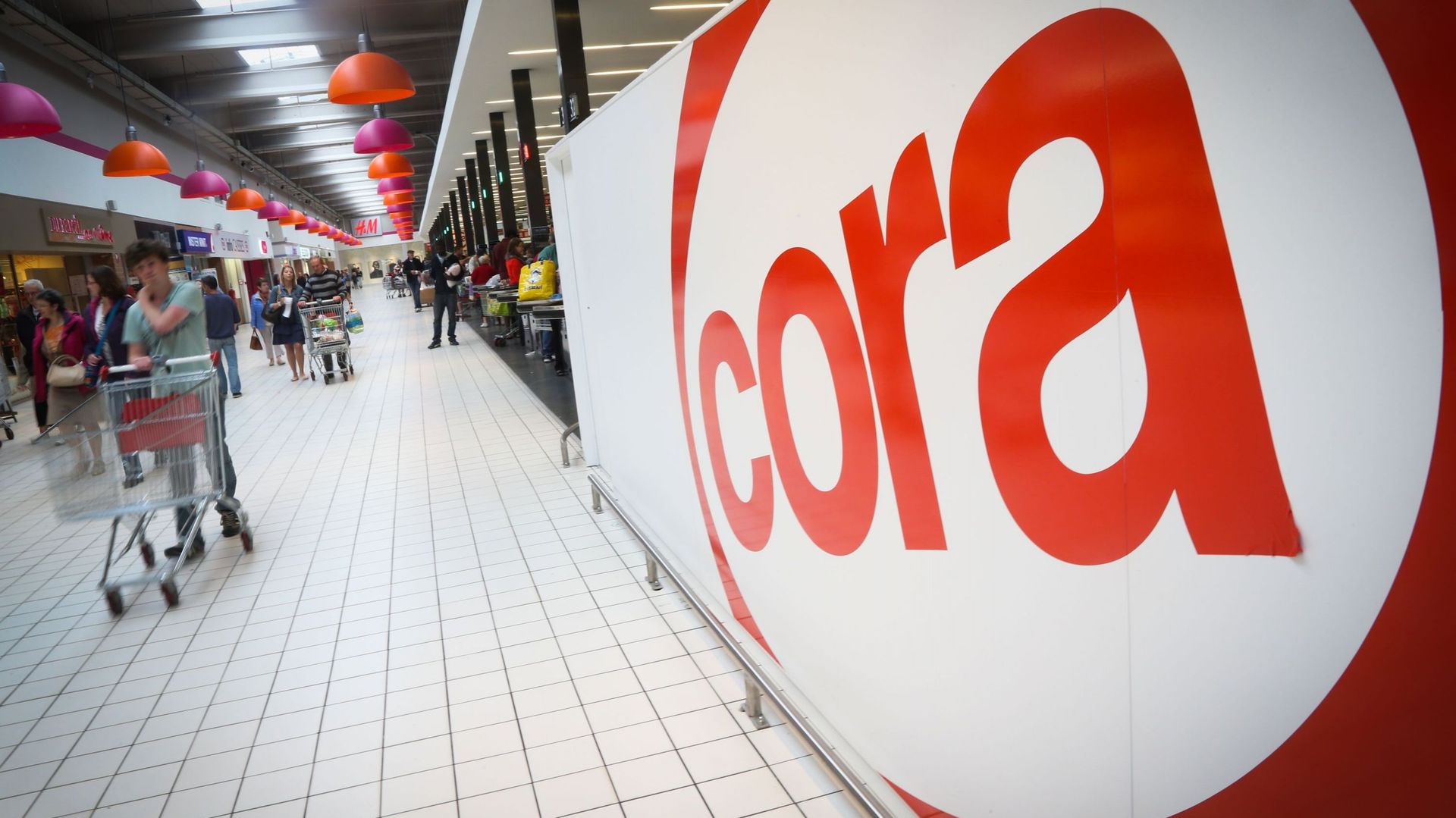 Action chez Cora : le personnel de Rocourt se dit inquiet - RTBF Actus