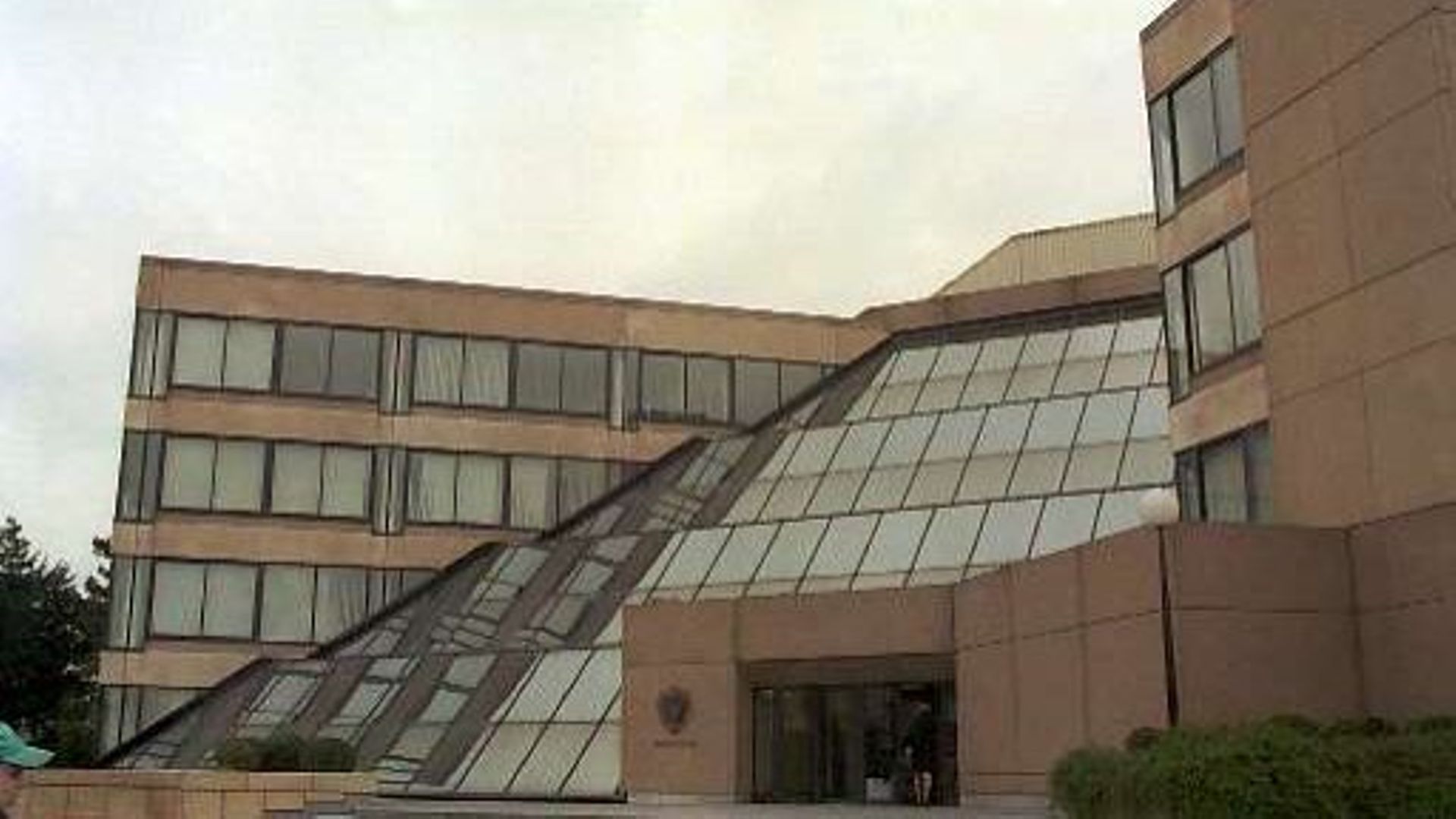 Les clubs de D2 réclament leur dû à l'URBSFA - rtbf.be