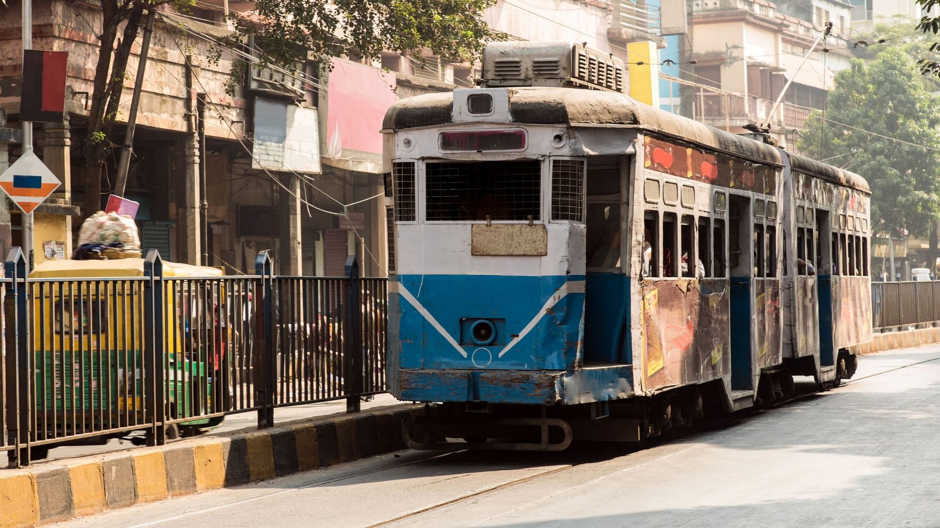 Inde : à Calcutta, bientôt la voie de garage pour le plus vieux tramway ...