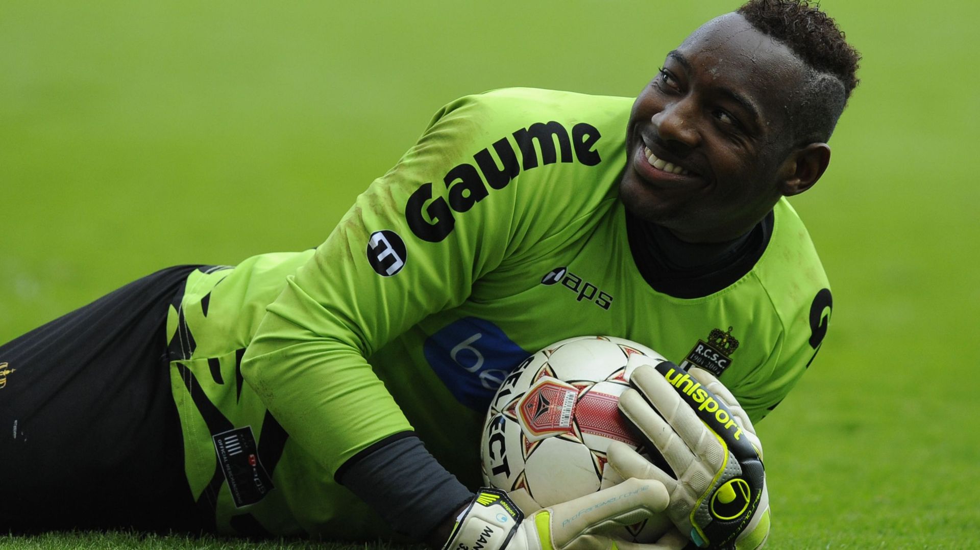 Parfait Mandanda prolonge d'une saison - RTBF Actus