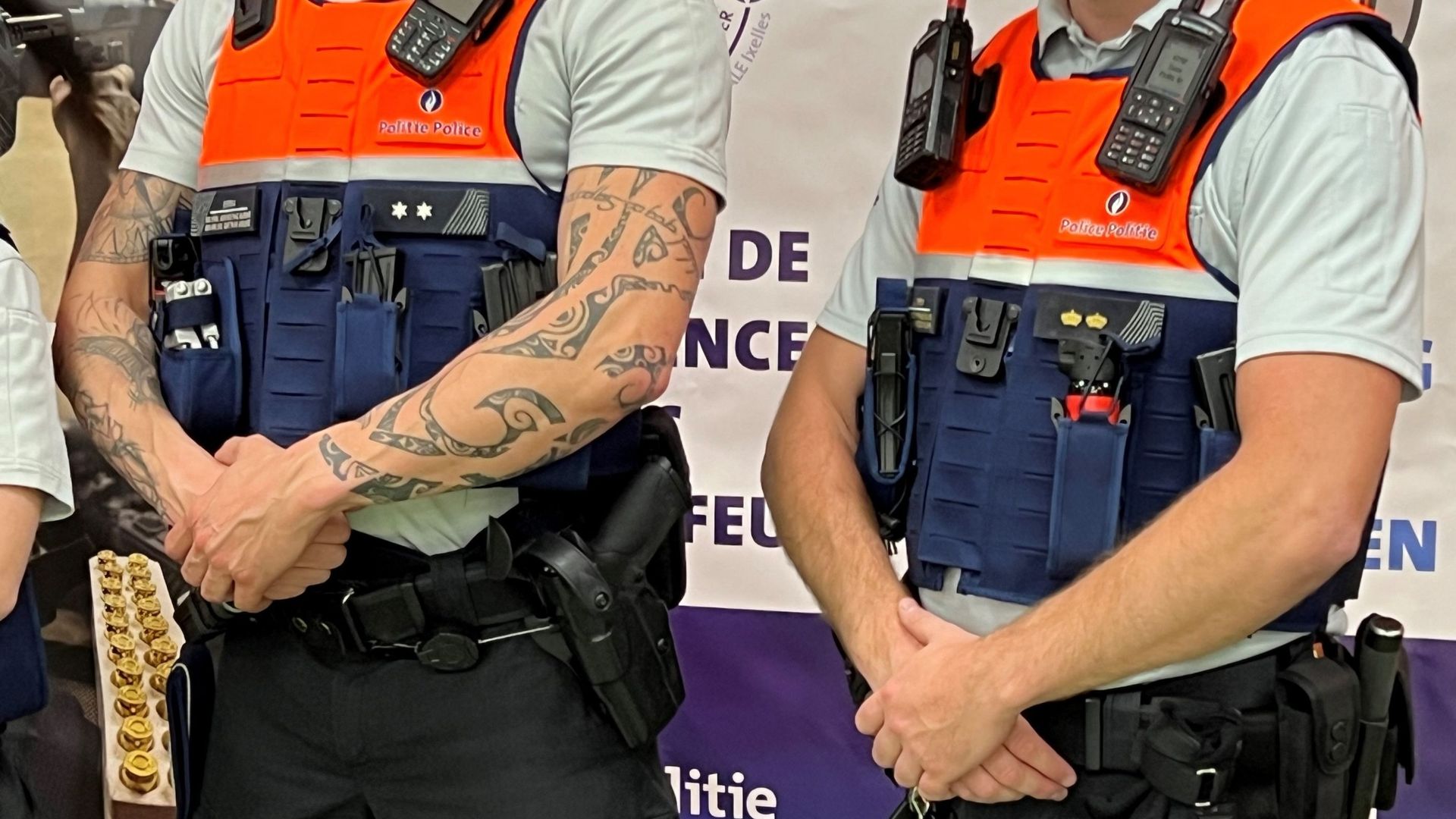 La zone de police Bruxelles CAPITALE Ixelles change ses gilets pare ...