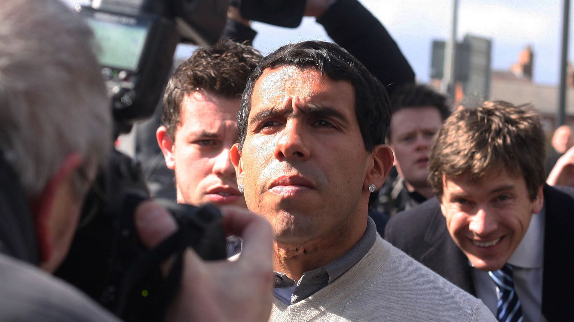 Tevez arrive à la Juventus Turin - RTBF Actus