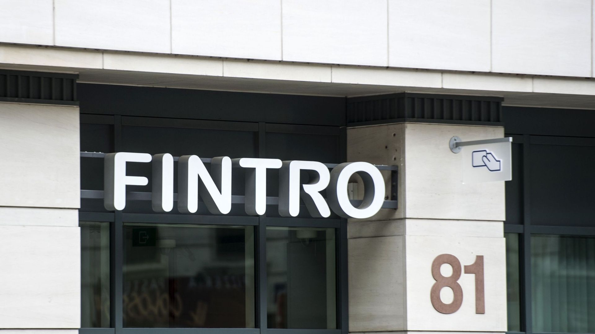 Fintro baisse le taux d'un compte épargne non-réglementé à 0% - RTBF Actus