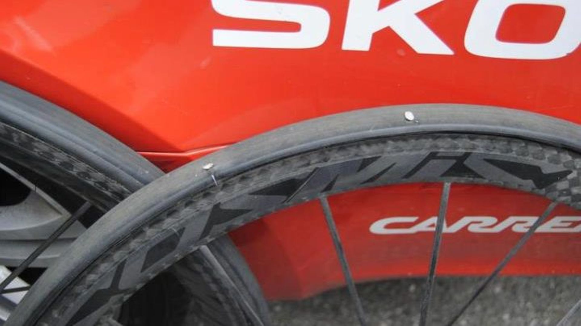 Les images TV pour résoudre le mystère des clous - rtbf.be