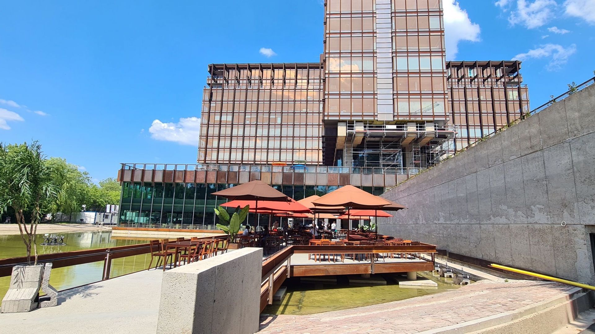 Découvrez FOX, le Food Market bruxellois où gastronomie et festivités s ...