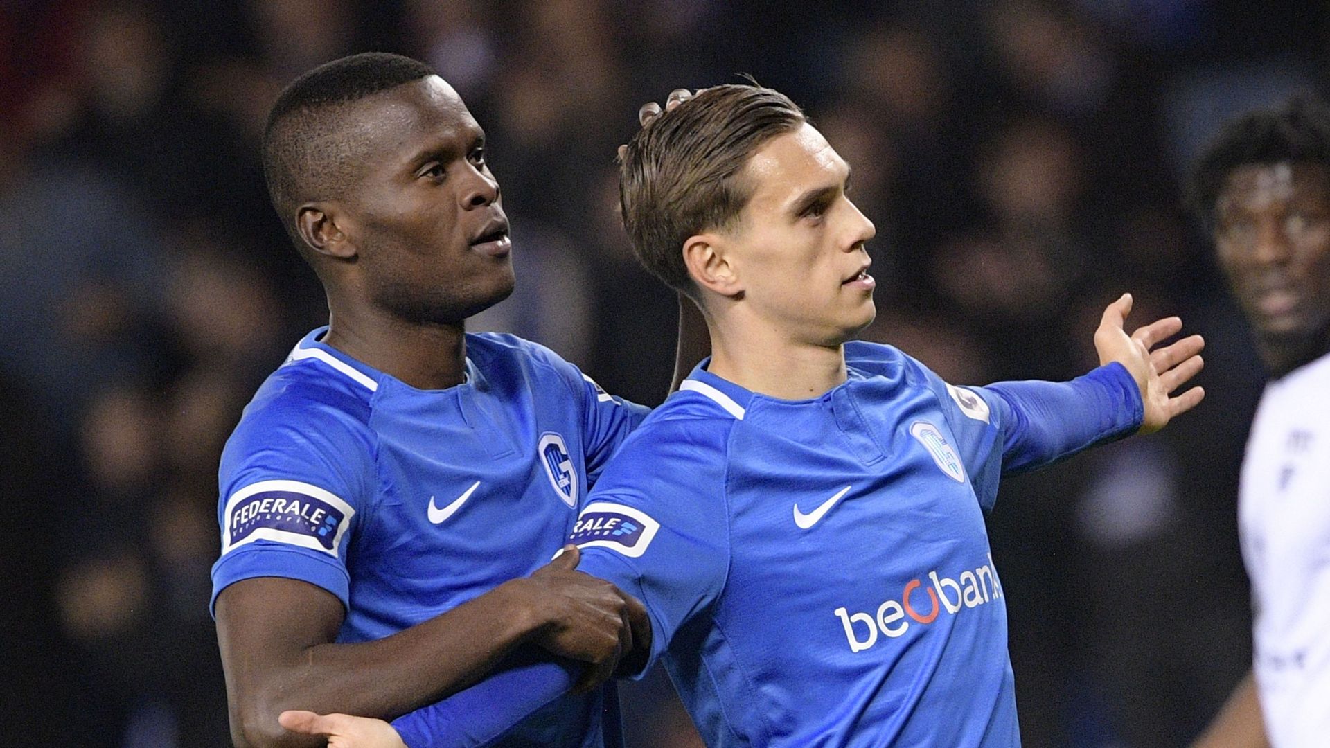 Trossard ressort sa spéciale et plante un doublé face à Eupen pour ...