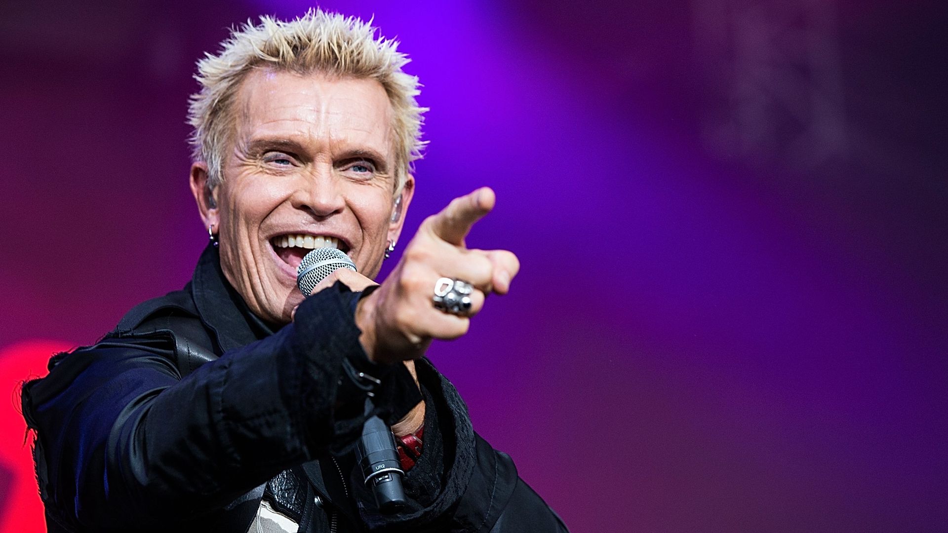 Billy Idol devait camper le fameux robot « T- 1000 » dans Terminator 2 ...