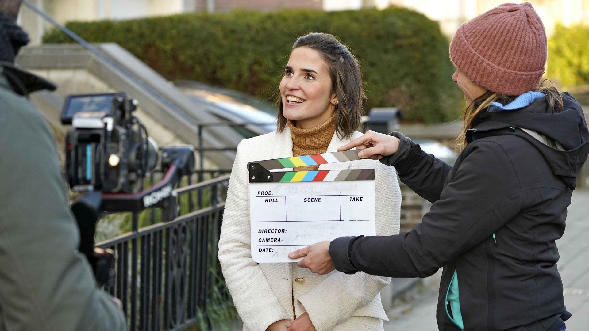 Fanny Hendrick, le nouveau visage de l’émission Contacts - RTBF Actus