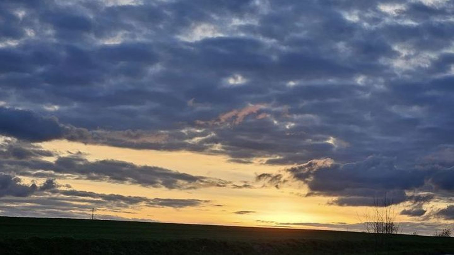 Météo en Belgique : Ciel assez nuageux, mais temps doux ce mardi - RTBF ...