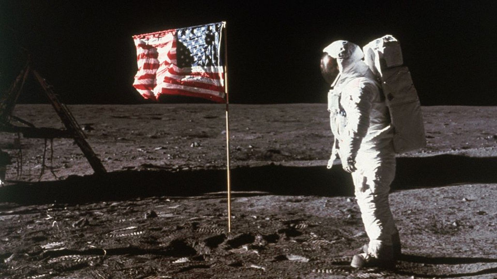 On n’a jamais marché sur la Lune : la mission Apollo, complot américain ...