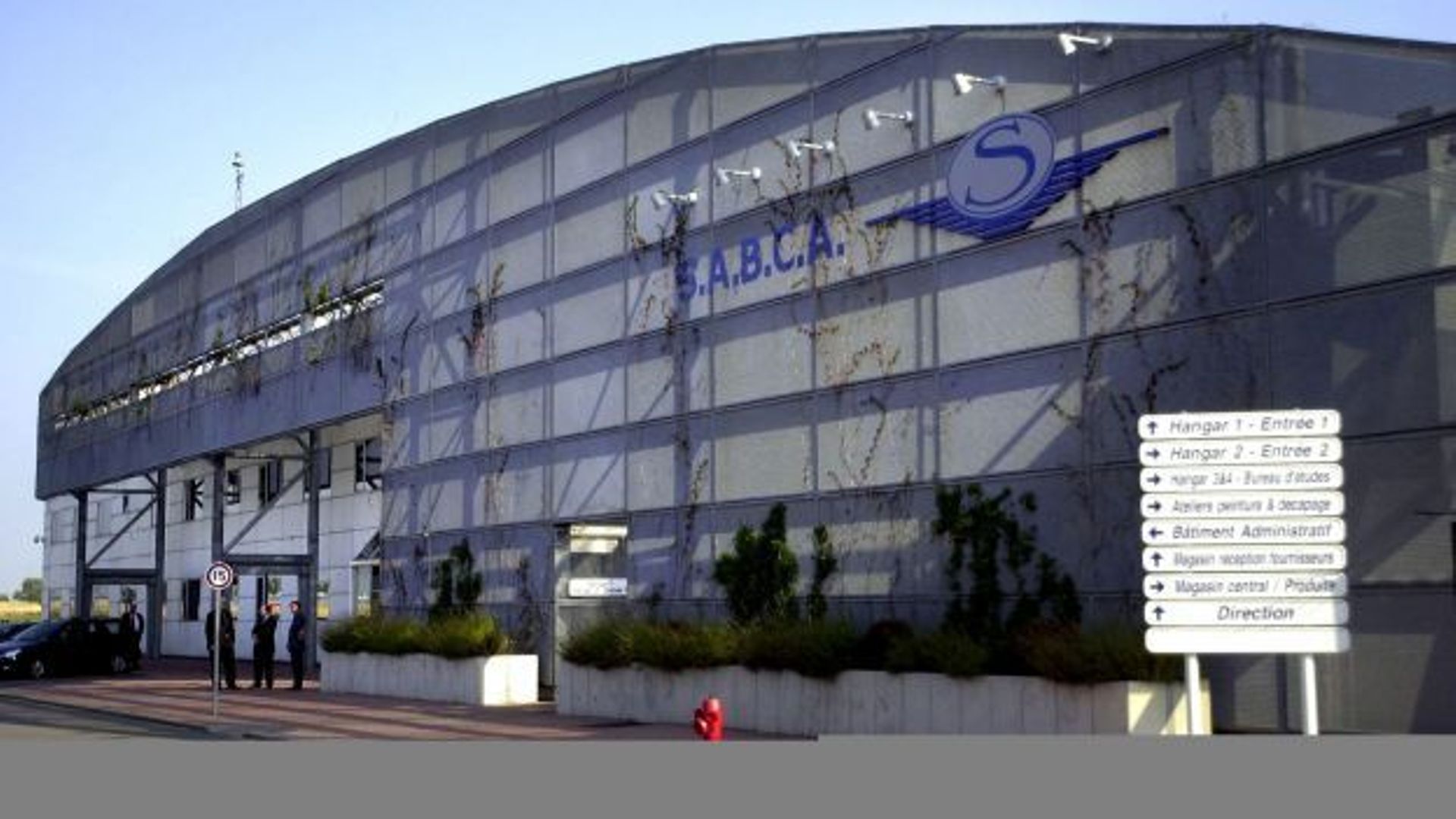 Le remplacement des F16? Une question cruciale pour la Sabca - RTBF Actus