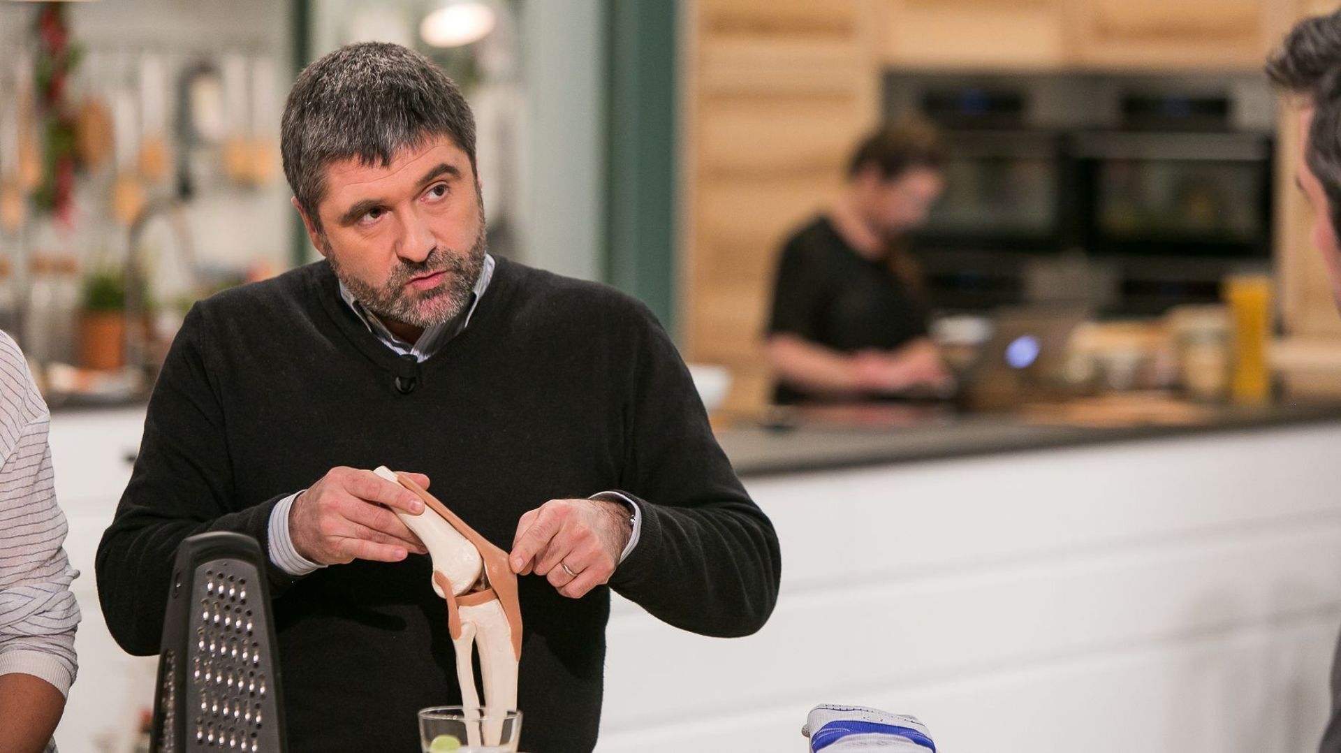 Le + de Jean-Edouard pour soulager les douleurs au(x) genou(x) - RTBF Actus