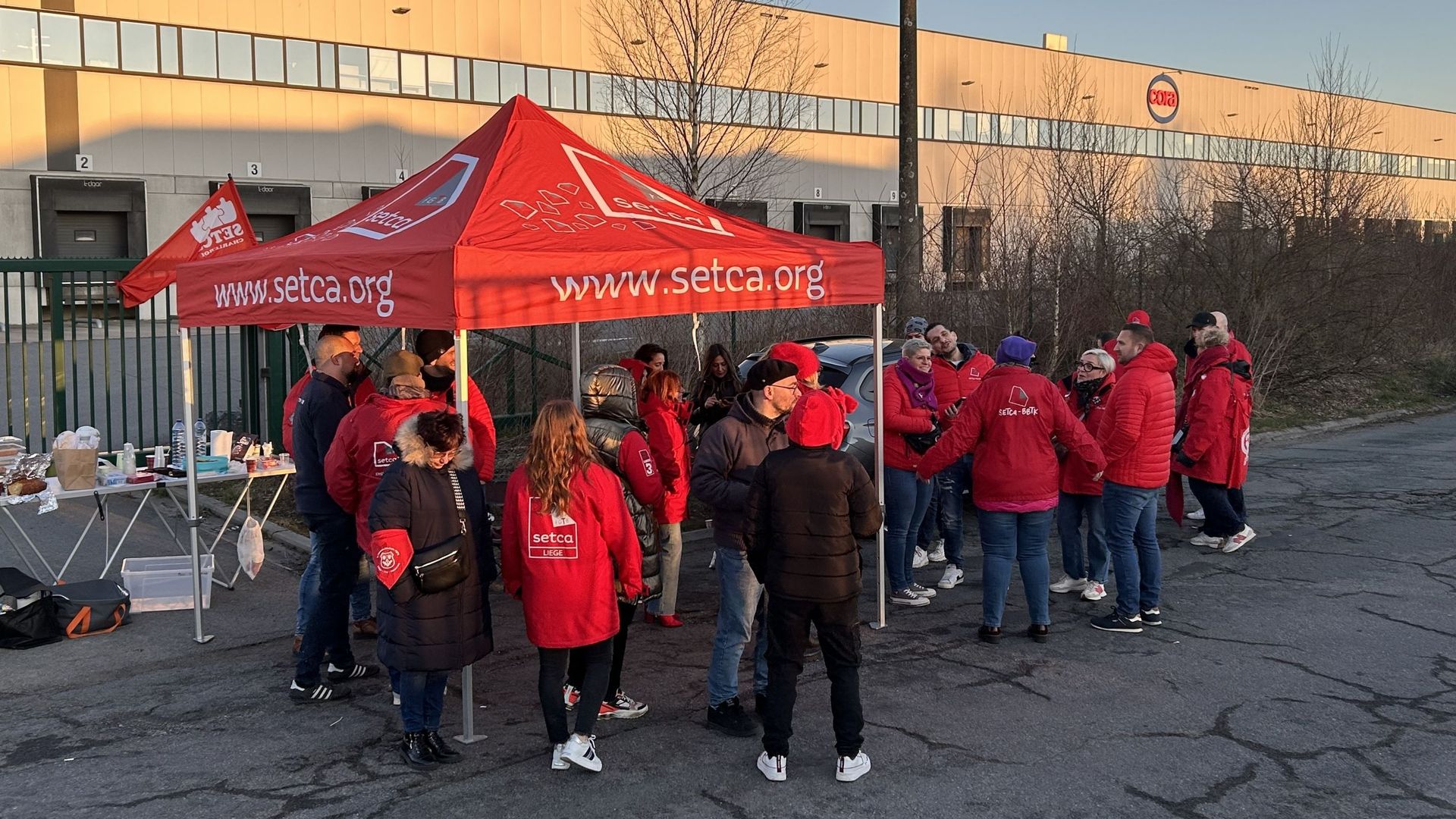 Cora : le syndicat SETCA a bloqué le dépôt d’approvisionnement des 7 ...