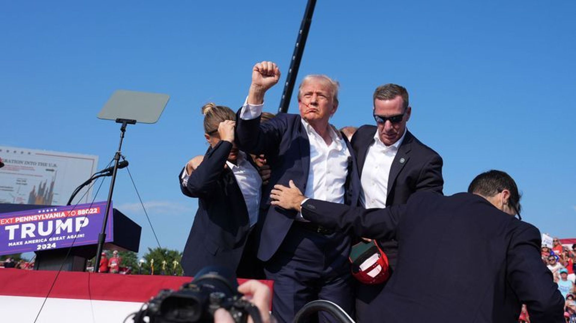 Ici le monde : Donald Trump croit-il un peu trop en sa propre légende ? - RTBF Actus