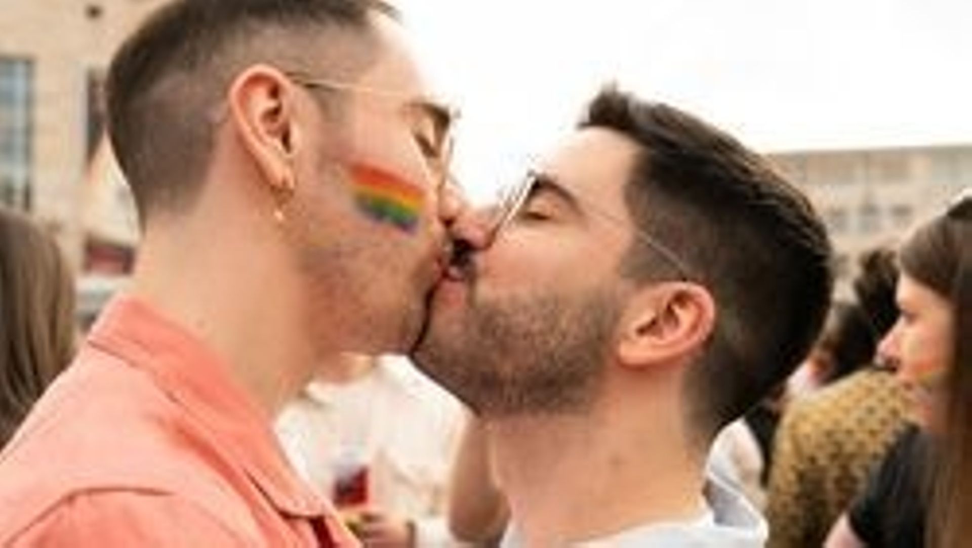 Mois des fiertés 2024 : Bruxelles, Liège et Namur se parent des couleurs de l’arc-en-ciel et ...