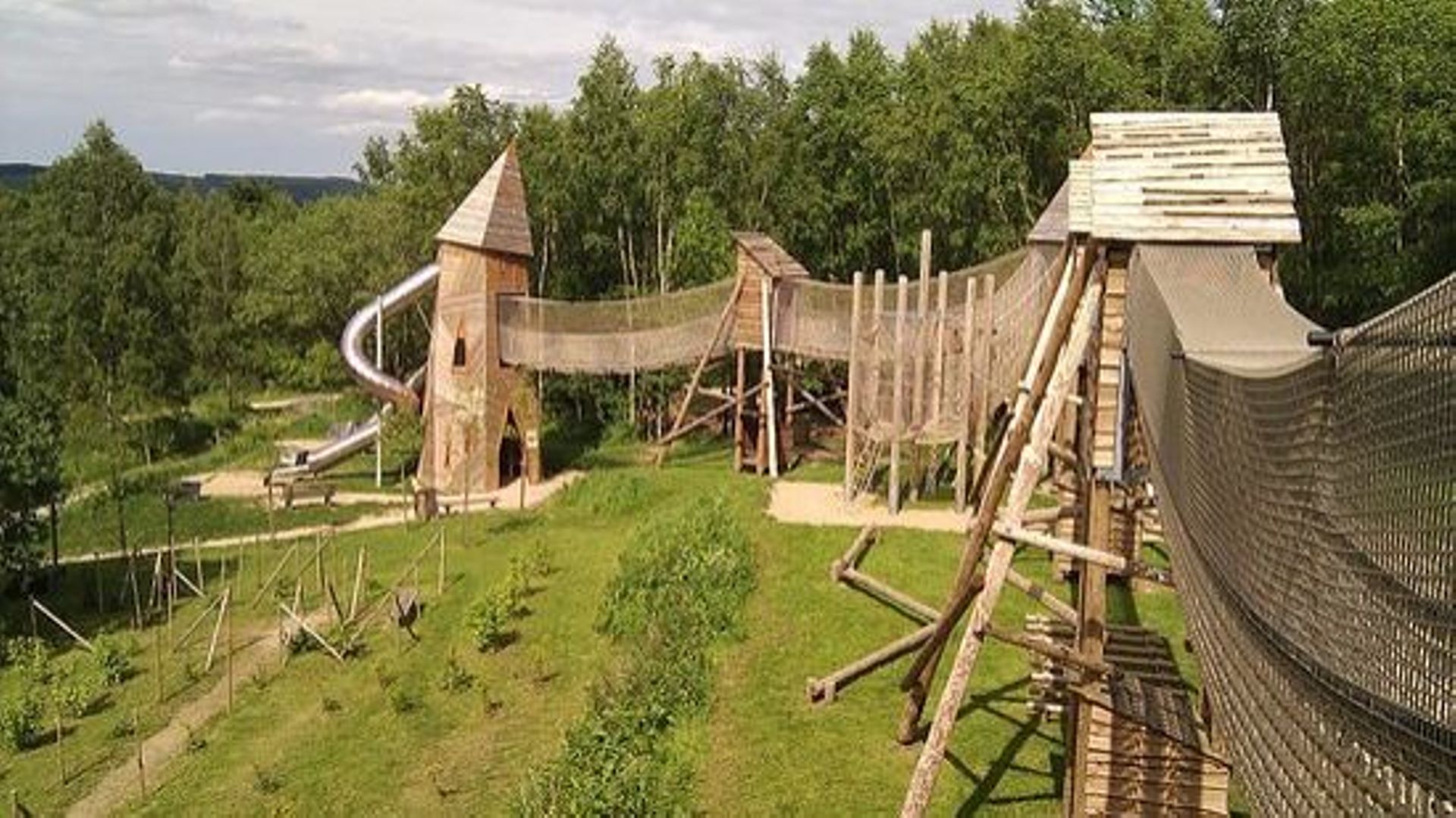 Houtopia : le monde de enfants à Houffalize - RTBF Actus