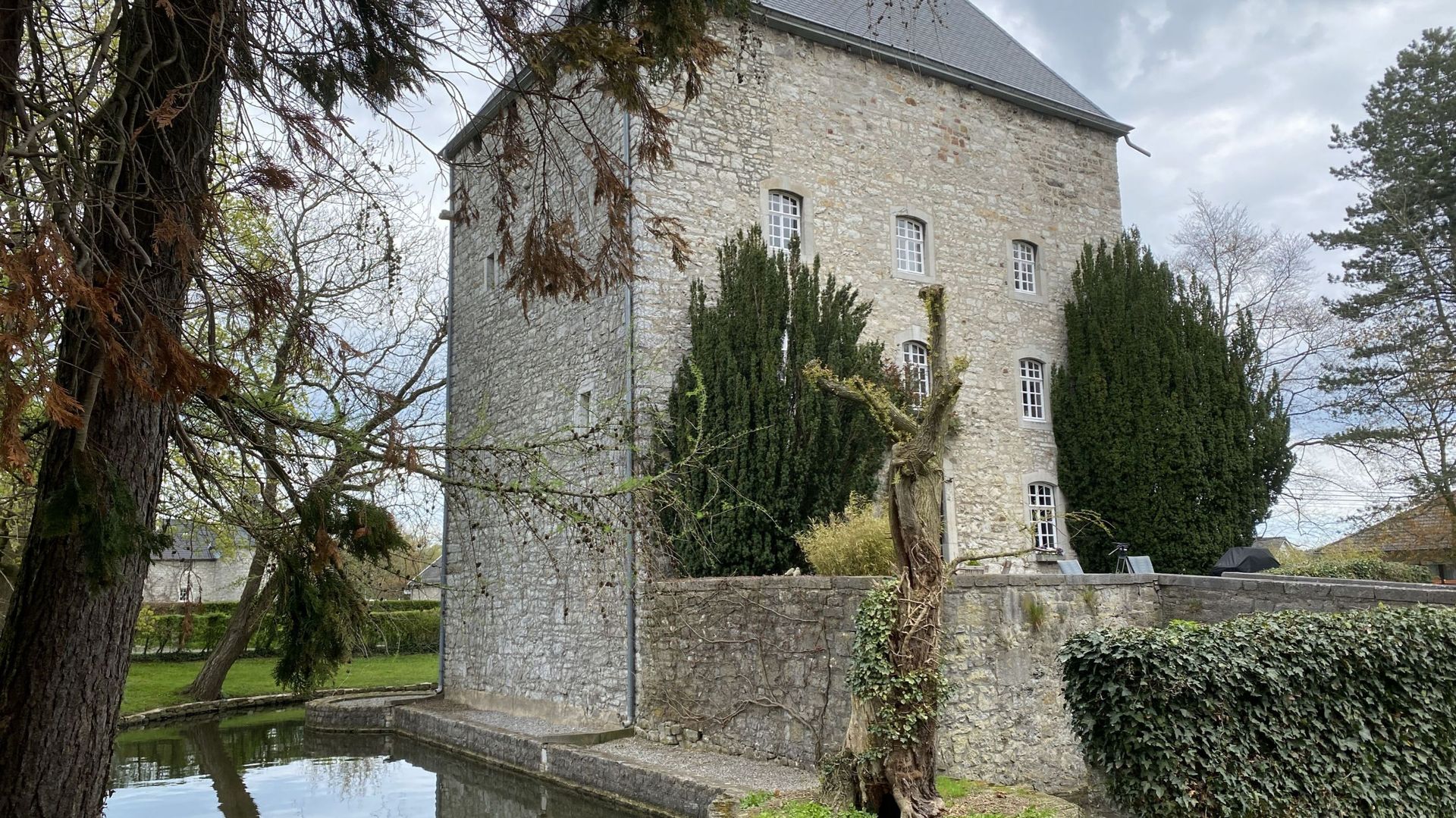 Le château de Raeren, une découverte rare de la vie dans un donjon ...