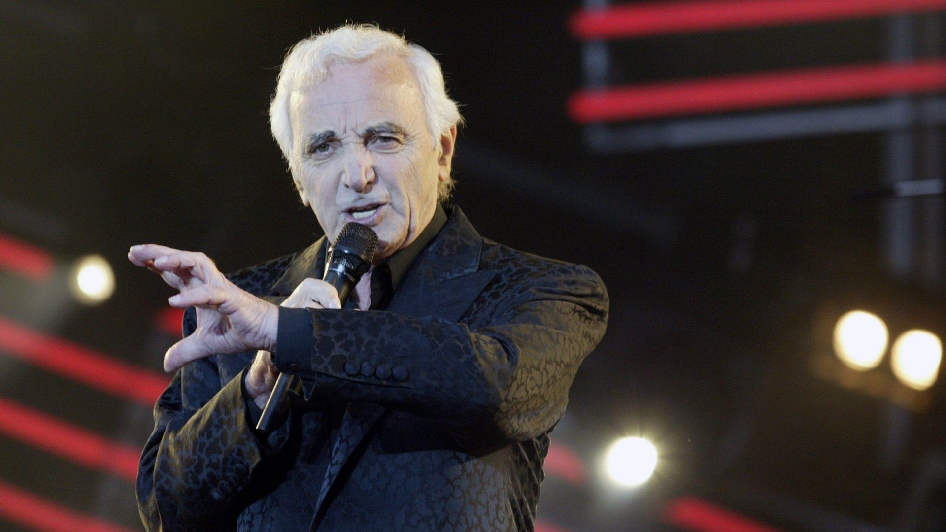 Charles Aznavour à l'honneur lundi prochain avant son ultime concert à ...