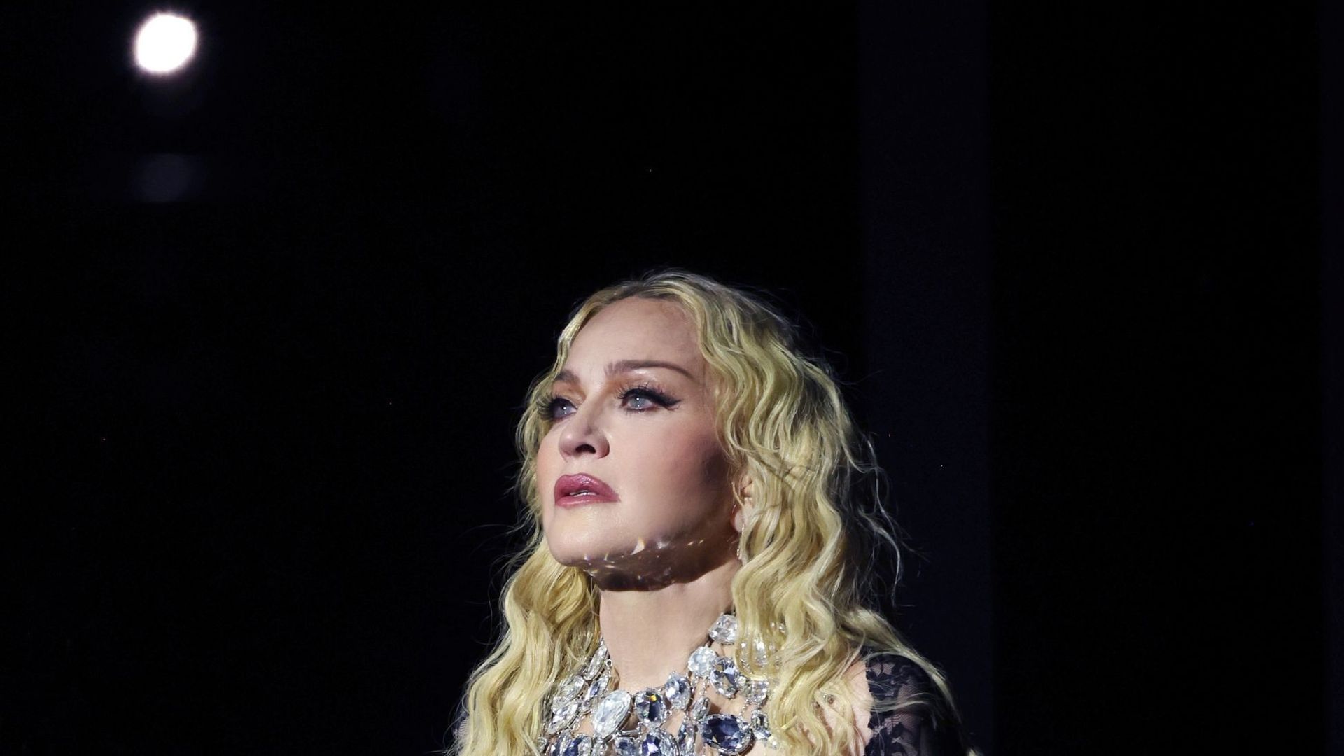 Madonna pose avec tous ses enfants et son père et envoie un message d ...