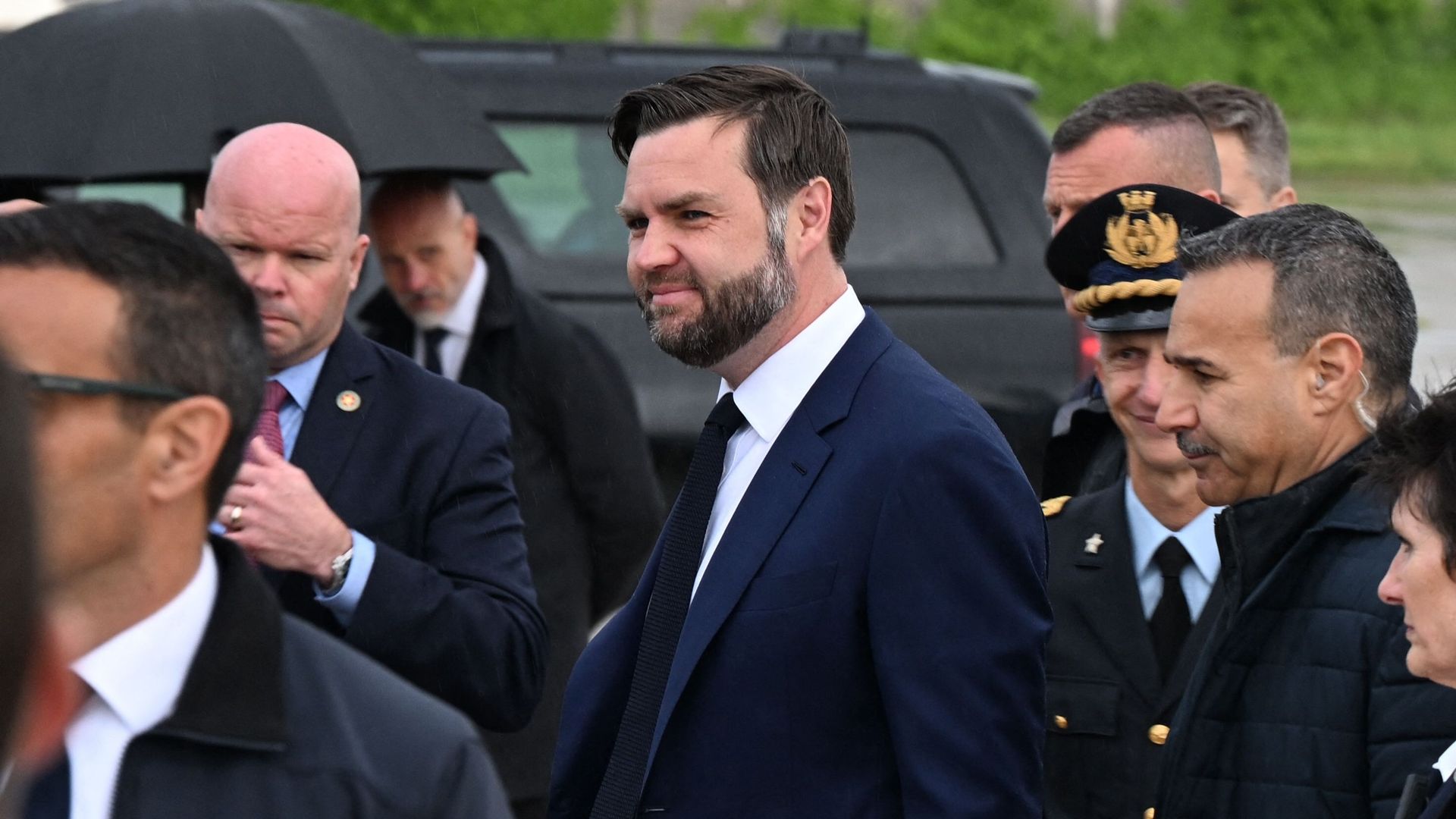 JD Vance en week-end à Rome se dit 'optimiste' sur la paix en Ukraine ...