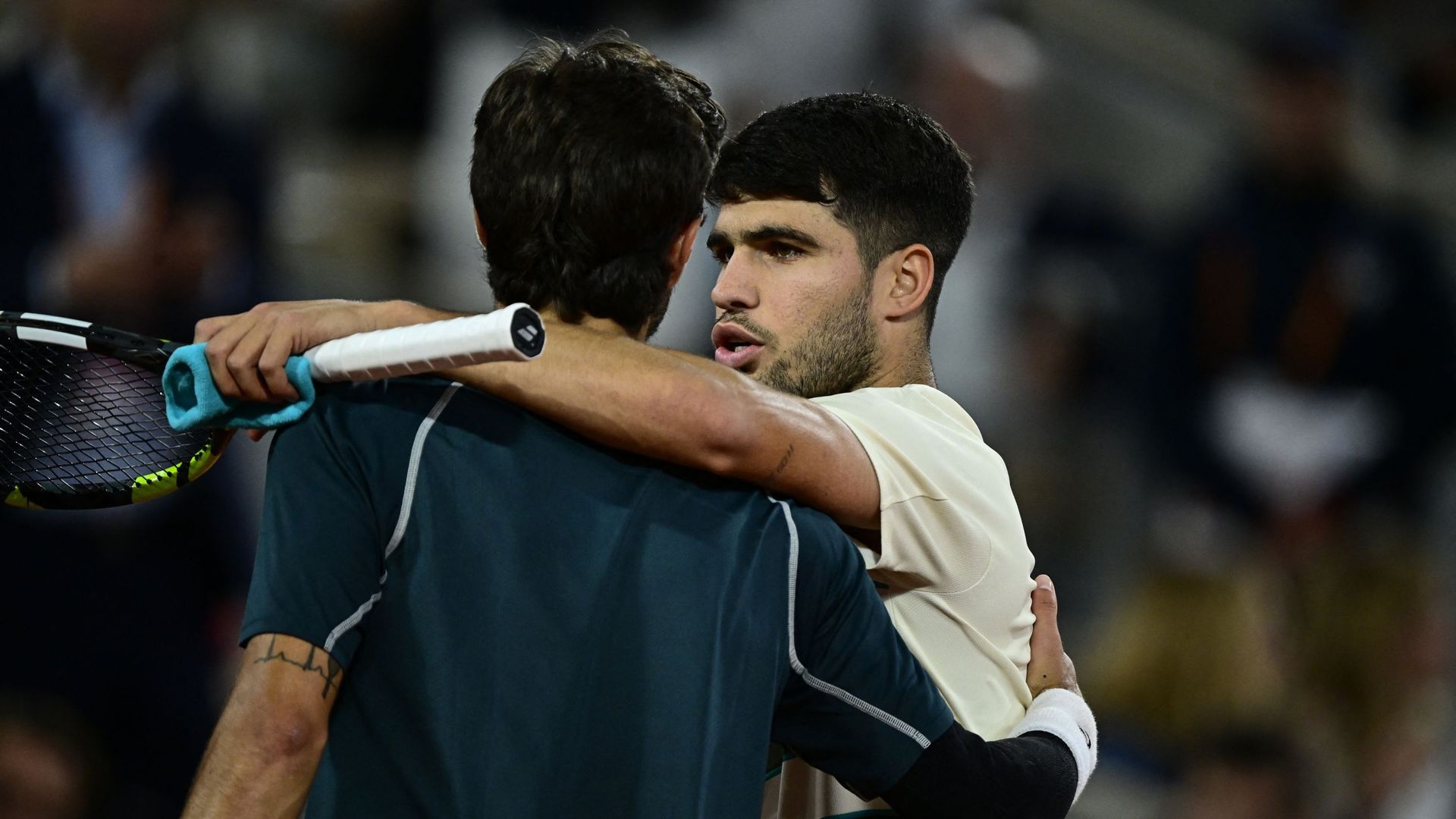 Roland-Garros dit au revoir à Rafael Nadal : un hommage sobre et émouvant en présence de ses ...