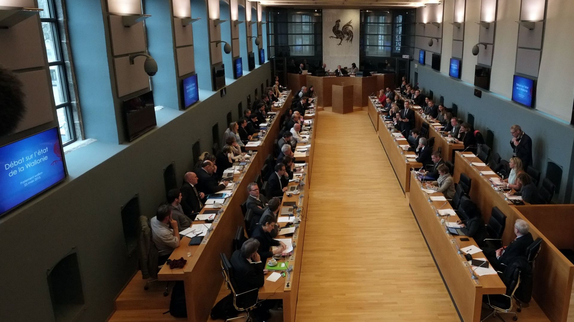 Crise politique francophone: à quoi s'attendre au Parlement wallon ...